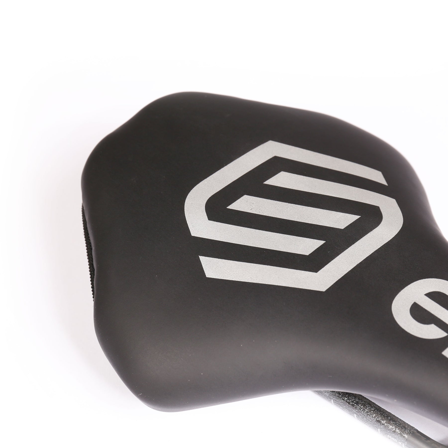 Genus CC Pro Black – Ere Research